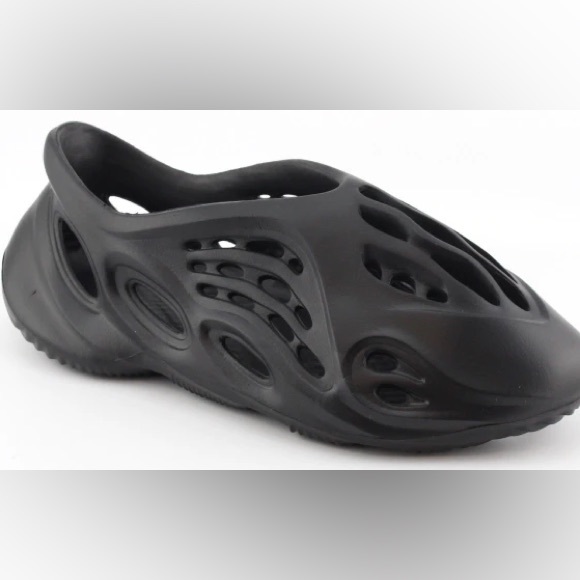 Shoes | Black Foam Runner Sandal | Poshmark